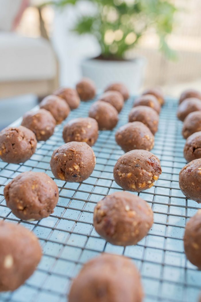 5-Ingredient No-Bake Chocolate Hazelnut Protein Balls